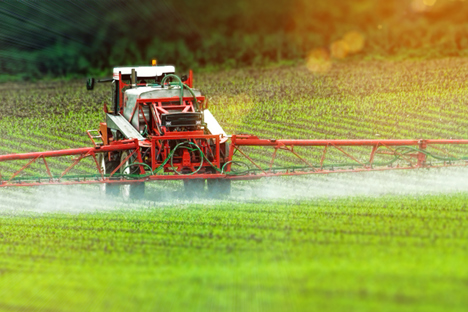 Sprayers – Efficient hydraulic monitoring and control | Danfoss