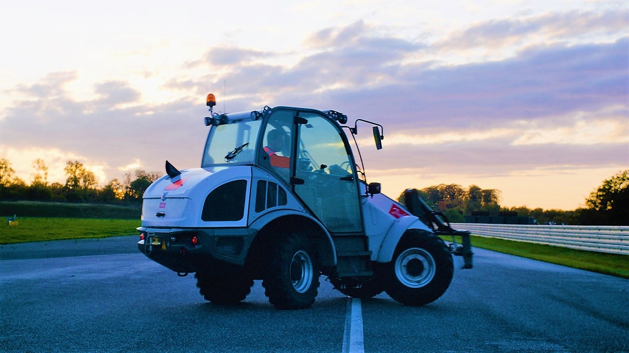 Danfoss Power Solutions’ MultiAxis-Steer™ electrohydraulic steering ...